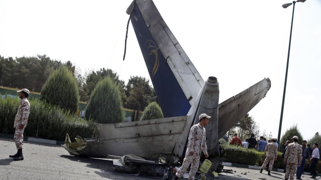 Pesawat Iran Jatuh, 66 Penumpang dan Awak Pesawat Tewas - PONTAS.ID